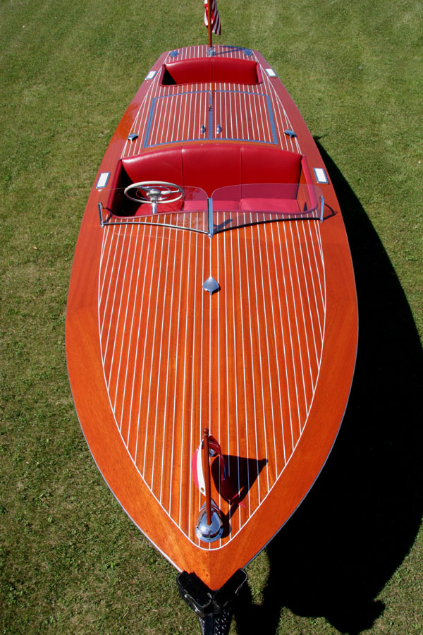 Antique Boats - Chris Craft 19' Racing Runabout Antique Boats - Chris Craft 19' Racing Runabout